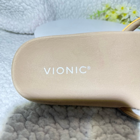 Vionic | Shoes | Vionic Tan Sandals With Arch Support | Poshmark